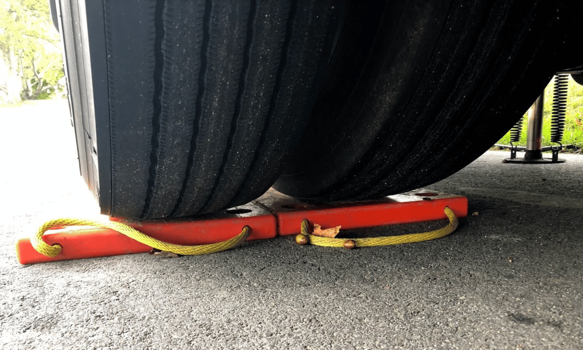 How to Properly Use RV Leveling Blocks – TechnoRV